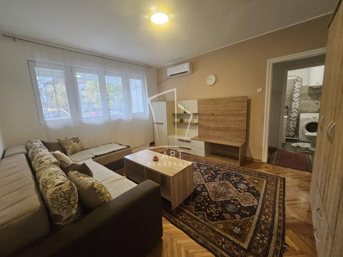 Beograd, Zemun, Karađorđev trg, Stan, Najam, 46 m2, 550 € - Zemunski kej , pet friendly ...
