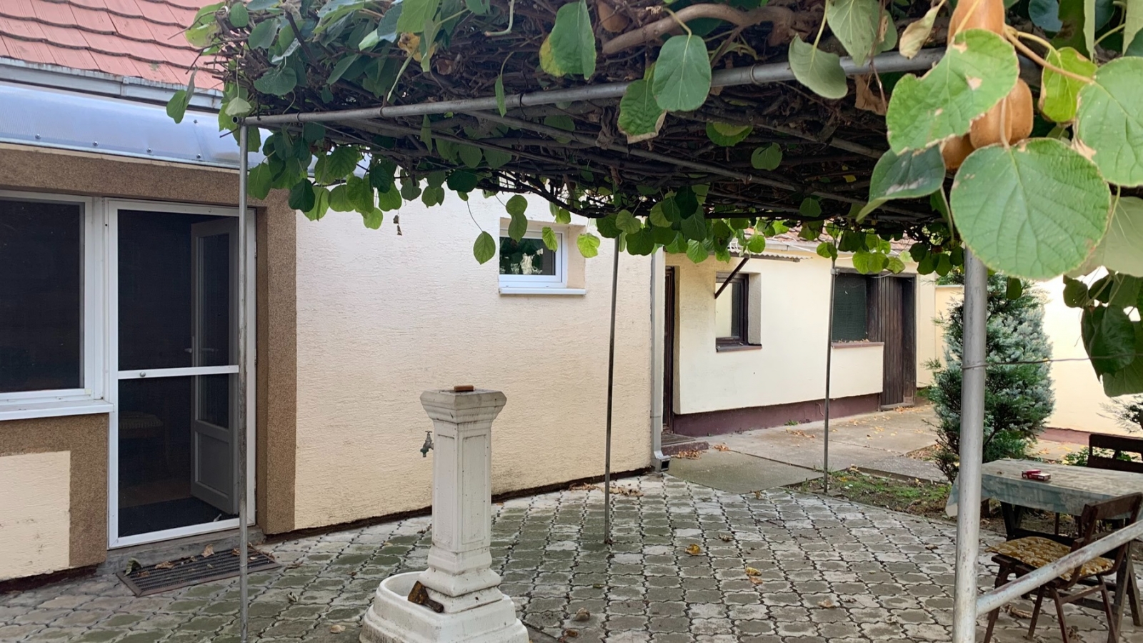 Sremska Mitrovica, Širi centar, Kuća, Prodaja, 200 m2, 150.000 ...