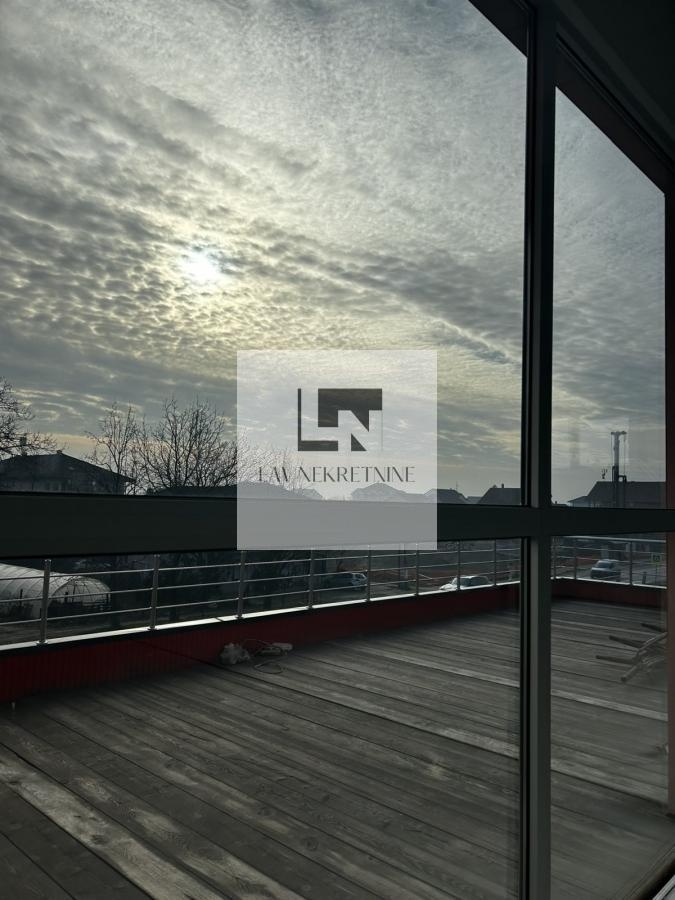 Beograd, Surčin, Surčin (mesto), Lokal, Izdavanje, 610 m2, 3.900 ...