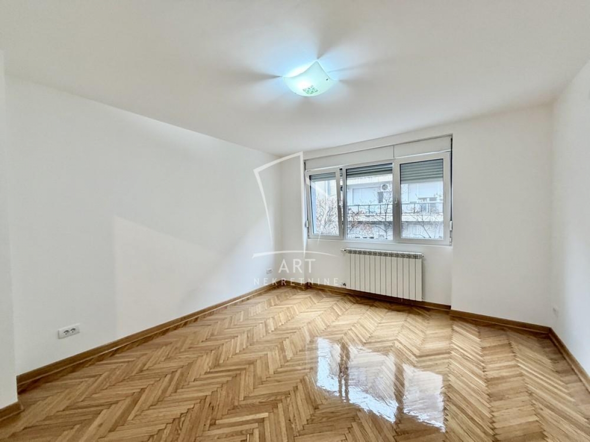 Beograd, Stari Grad, Studentski Trg, Poslovni prostor, Izdavanje, 55 m2 ...